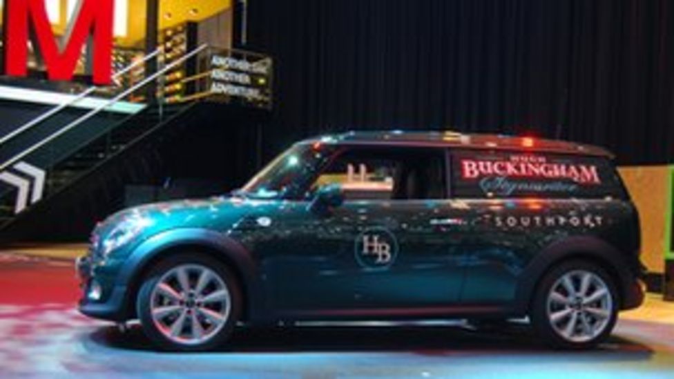 Range Rover unveils convertible Evoque 4x4 - BBC News