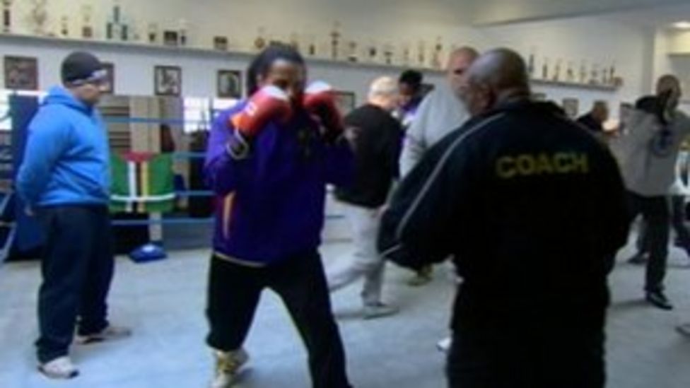 London 2012: Dominica boxing hopefuls train in Wolverhampton - BBC News