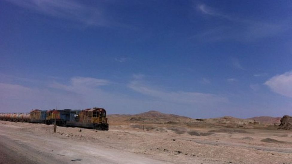 Biomining: How microbes help to mine copper - BBC News