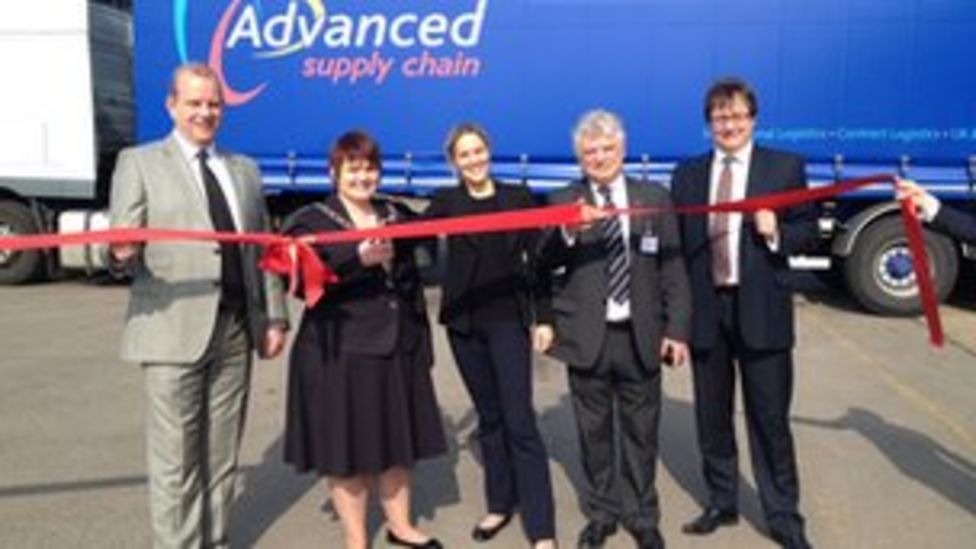 Advanced Supply Chain promises 300 jobs for Corby - BBC News