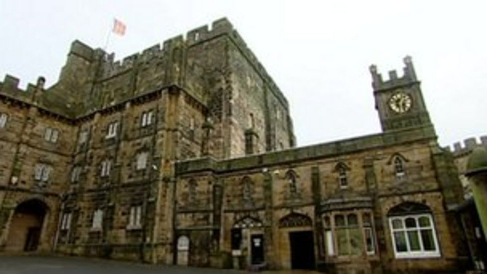 Tour opens up parts of Lancaster Castle 'unseen' for 50 years - BBC News