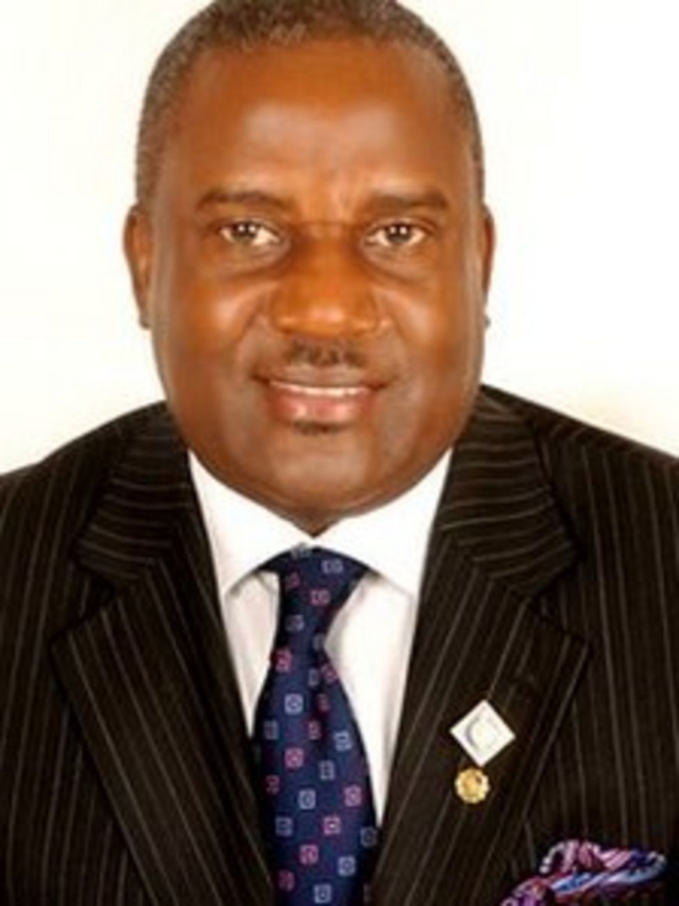 Making drugs into profit in Uganda - BBC News