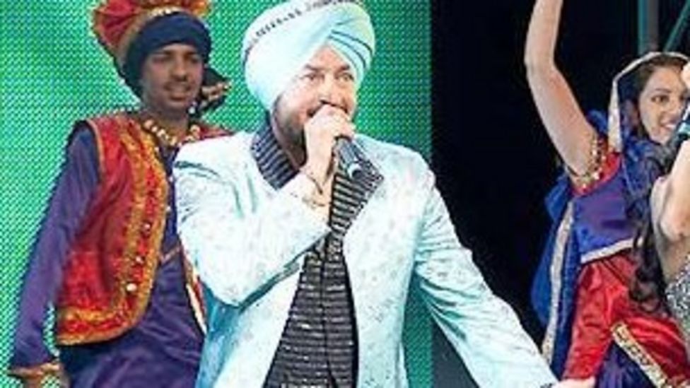 Bhangra singer Malkit Singh on Birmingham Walk of Stars - BBC News