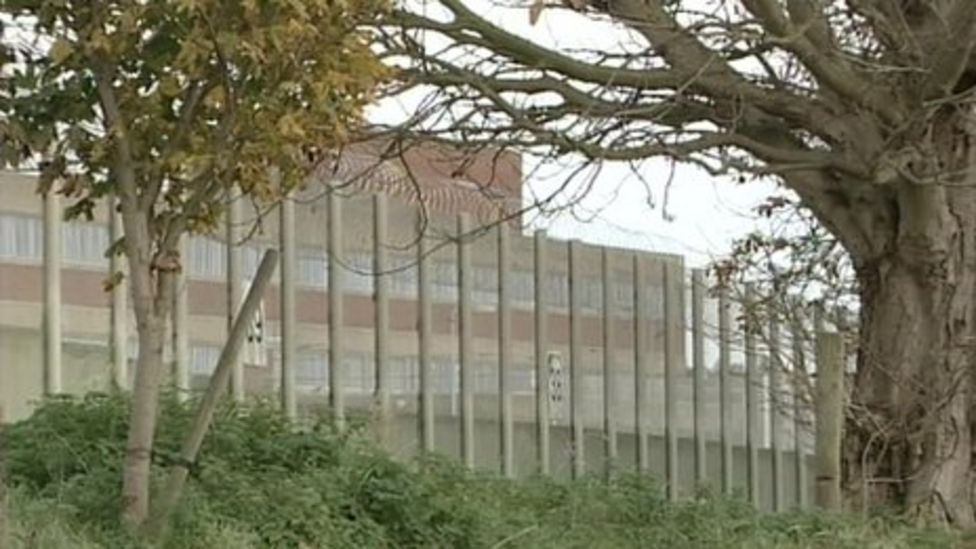 HMP Warren Hill: England's best jail 'all about relationships' - BBC News