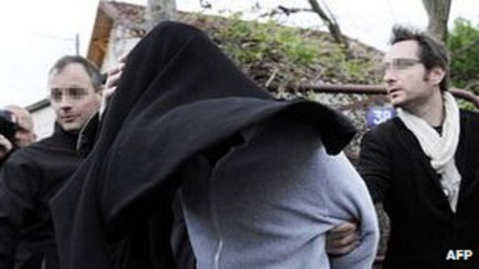 France murders: Two suspects held in Paris suburb - BBC News