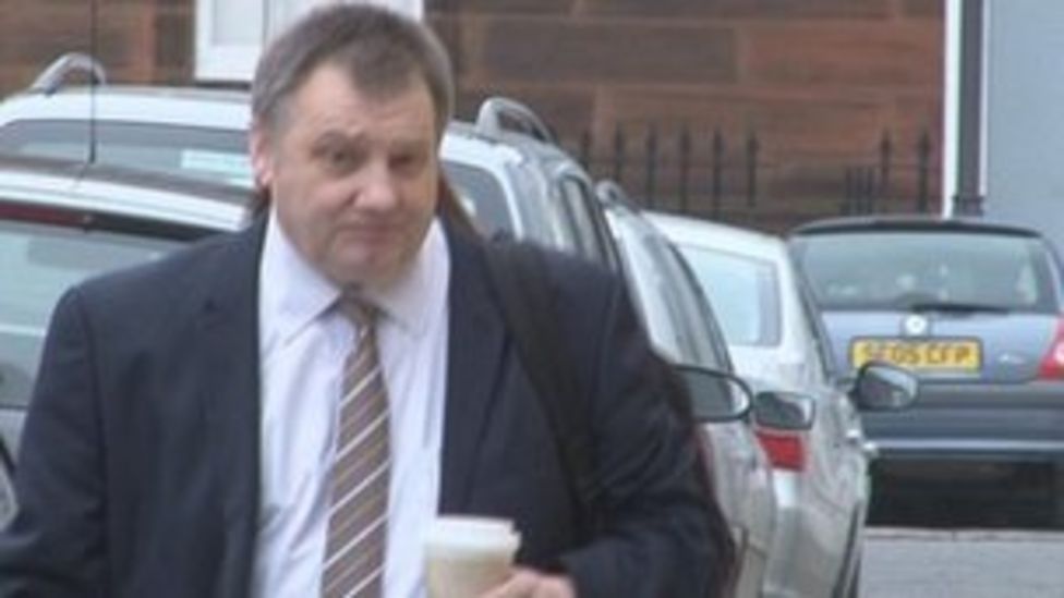 Dalbeattie man Stephen Maxwell jailed over £600,000 tax evasion - BBC News