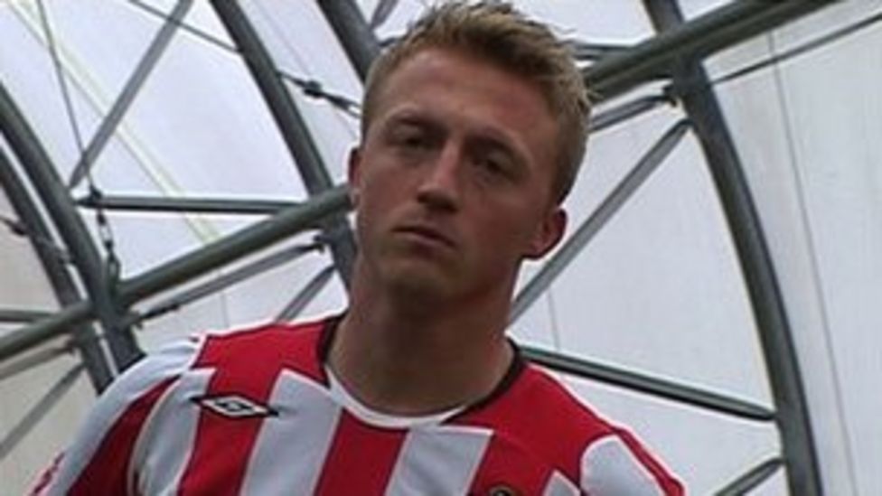Southampton's Lee Barnard cleared of attack - BBC News