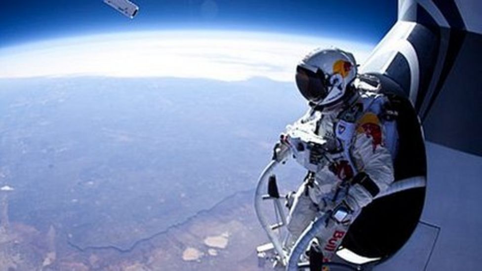 Google's Alan Eustace beats Baumgartner's skydiving record - BBC News