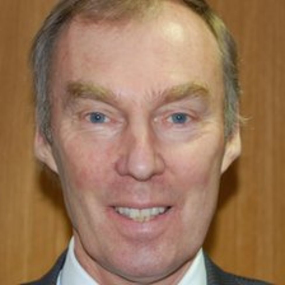 Guernsey civil service 'there to follow' politicians - BBC News
