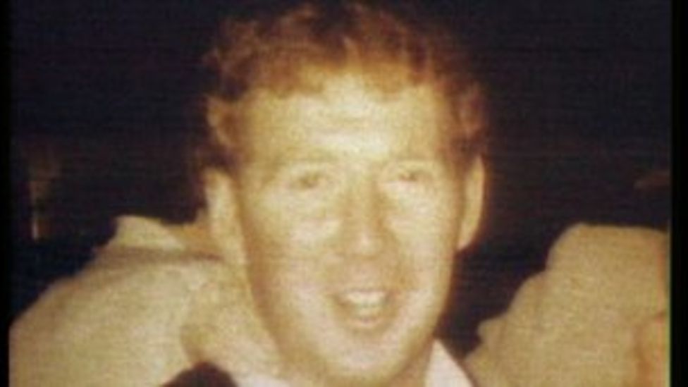 Inquest to probe claims of collusion in 1990 murder - BBC News