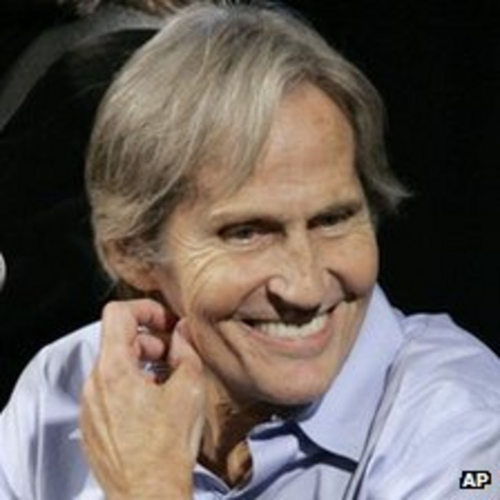 Levon Helm memorial brings hundreds to Woodstock - BBC News