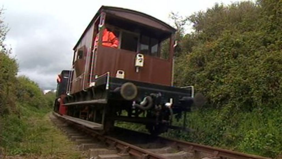 Helston Railway asked to move platform from Trevarno Estate - BBC News