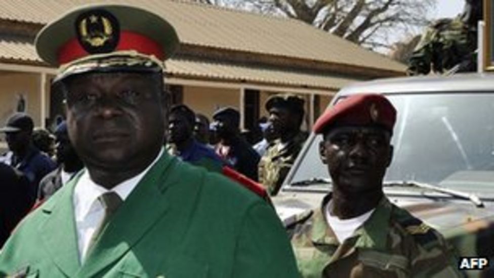 Ecowas imposes sanctions on Guinea-Bissau junta leaders - BBC News