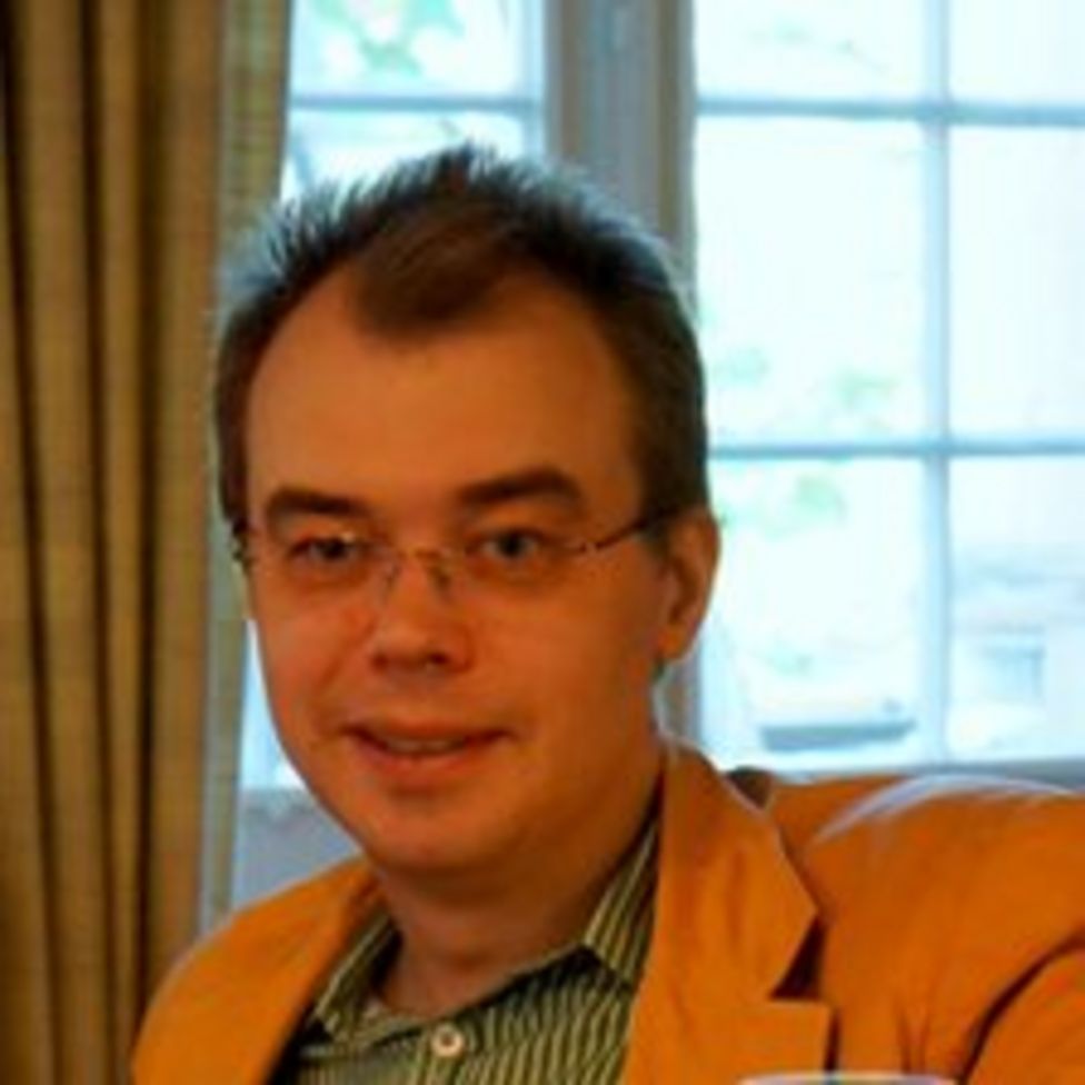 'Antipsychotic drugs made me want to kill myself' - BBC News