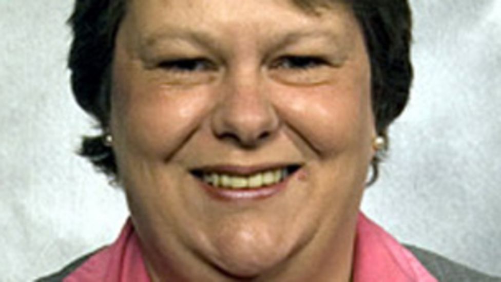 Scottish council election: Former leader Kate Dean loses seat - BBC News