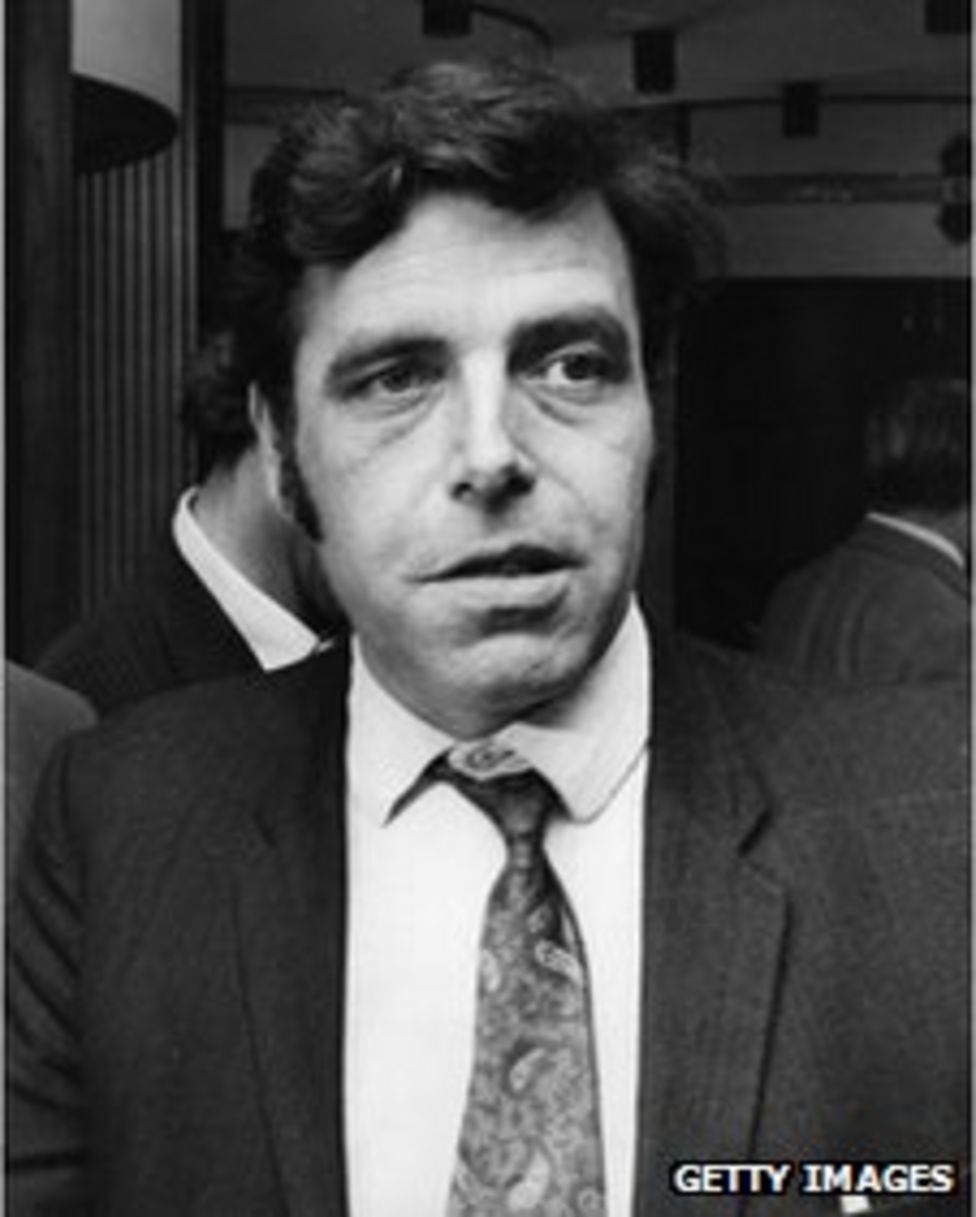 Clydebank theatre event celebrates legacy of Jimmy Reid - BBC News