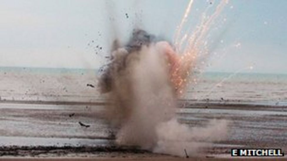 Bomb disposal team explodes phosphorus shell on Sussex beach - BBC News