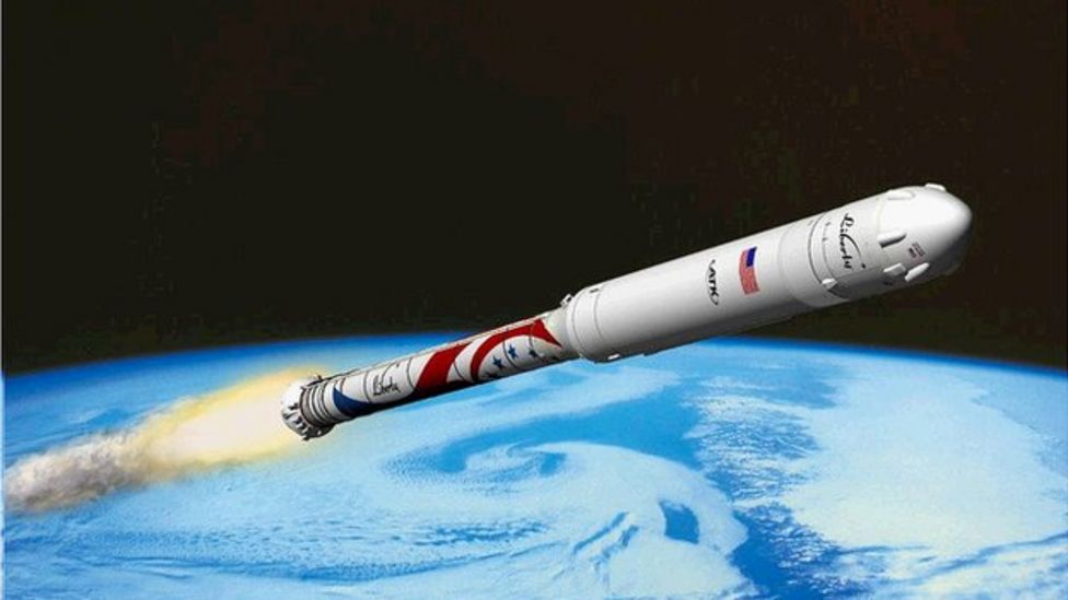 SpaceX readies historic mission - BBC News