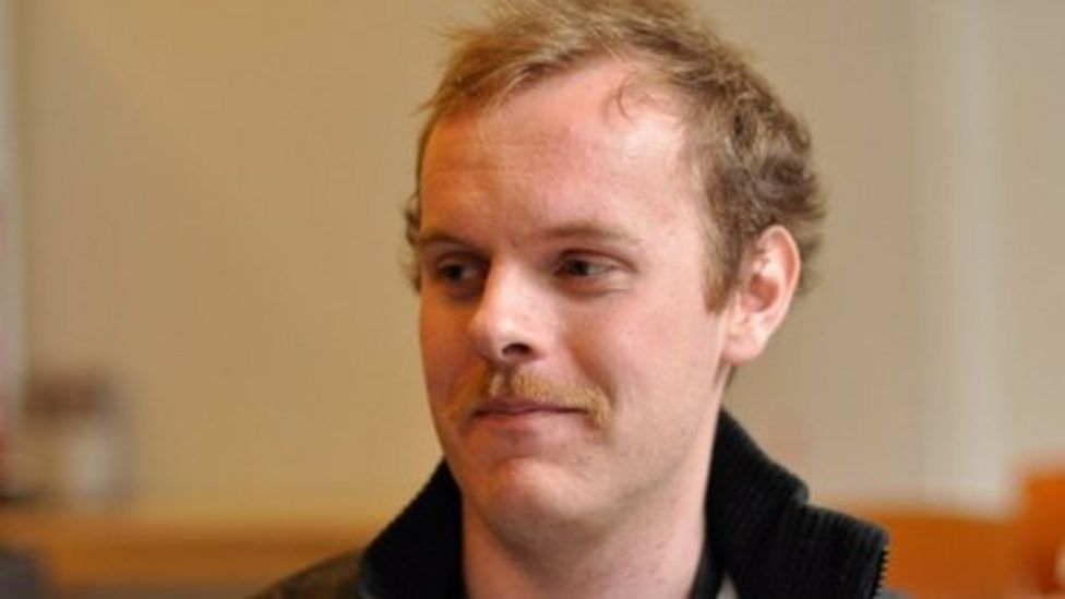 Wounded Breivik survivor Lars Groennestad testifies - BBC News