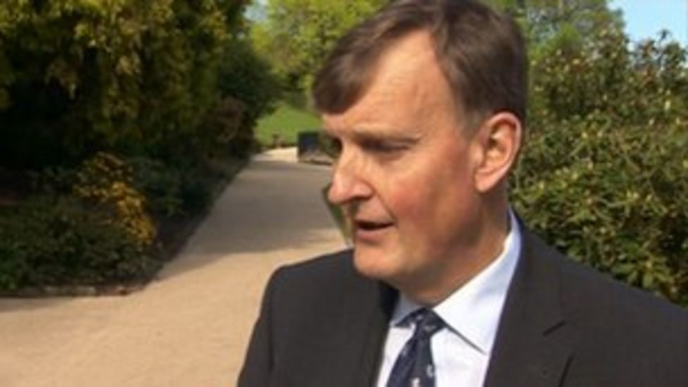 Paul Carter pay error costs Kent County Council £20,000 - BBC News