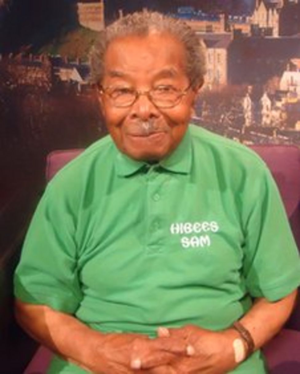 The 102-year-old Hibs fan from Belize - BBC News