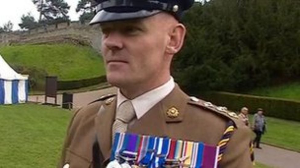 Kineton troops given the freedom of Warwick - BBC News