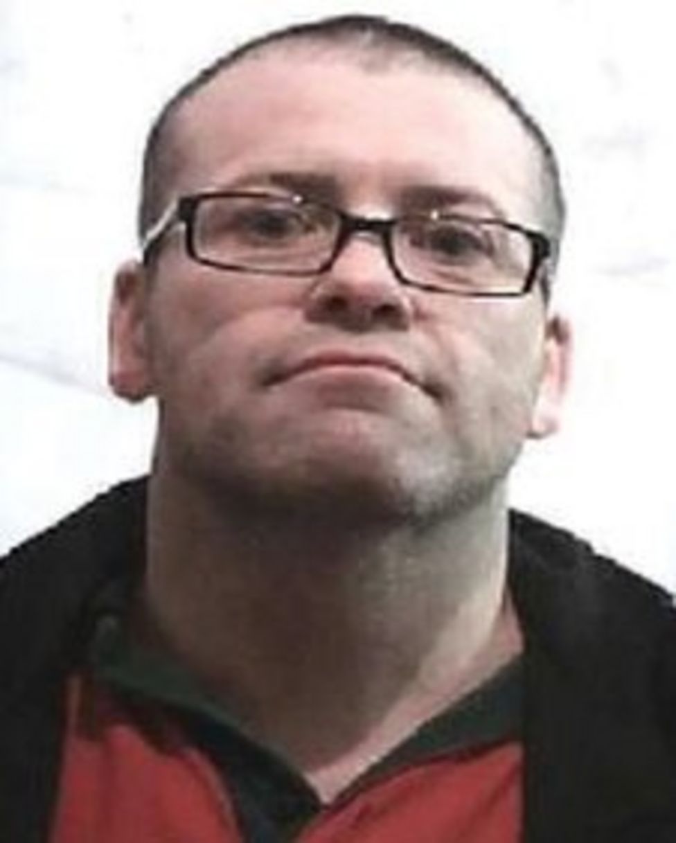 prisoner-sought-after-scunthorpe-post-office-robbery-bbc-news