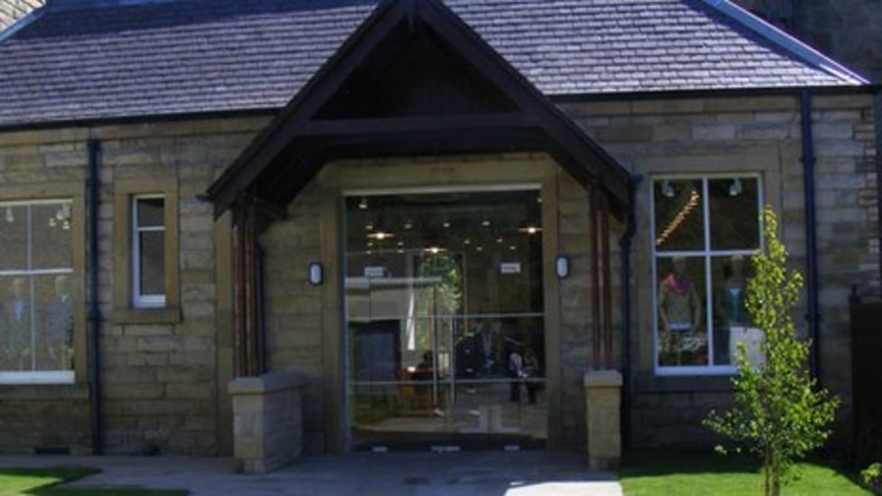 Johnstons of Elgin's Hawick mills expansion opens - BBC News