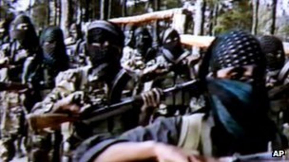Kashmir militants give up fight and head home - BBC News