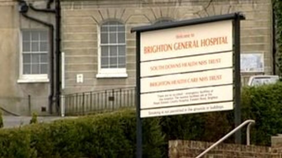 Brighton hospital fined record £325,000 over data theft - BBC News