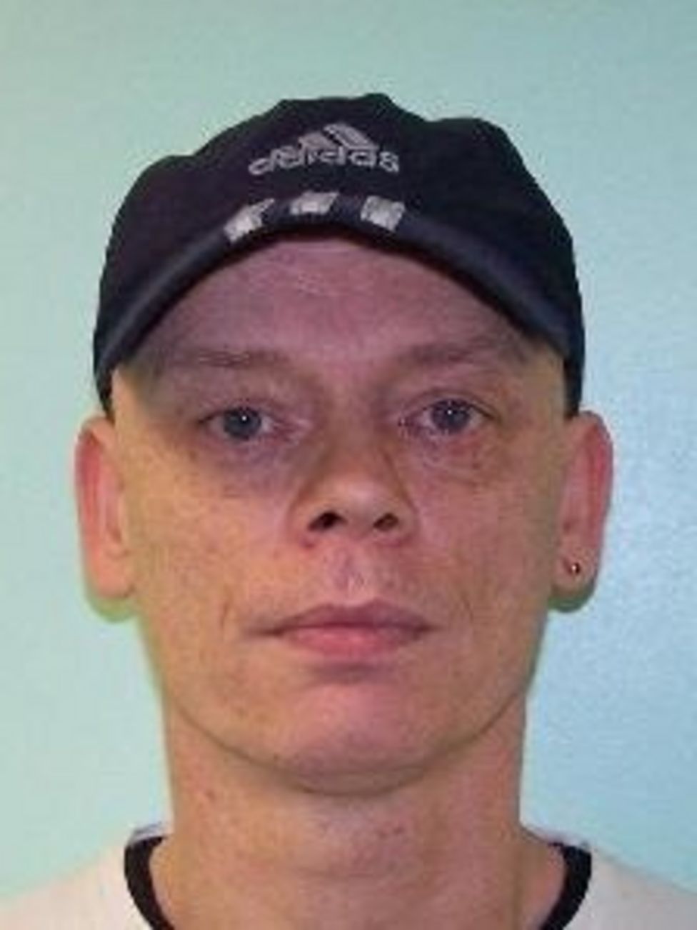 Lincoln murderer Mark Edmonds missing from HMP Sudbury - BBC News