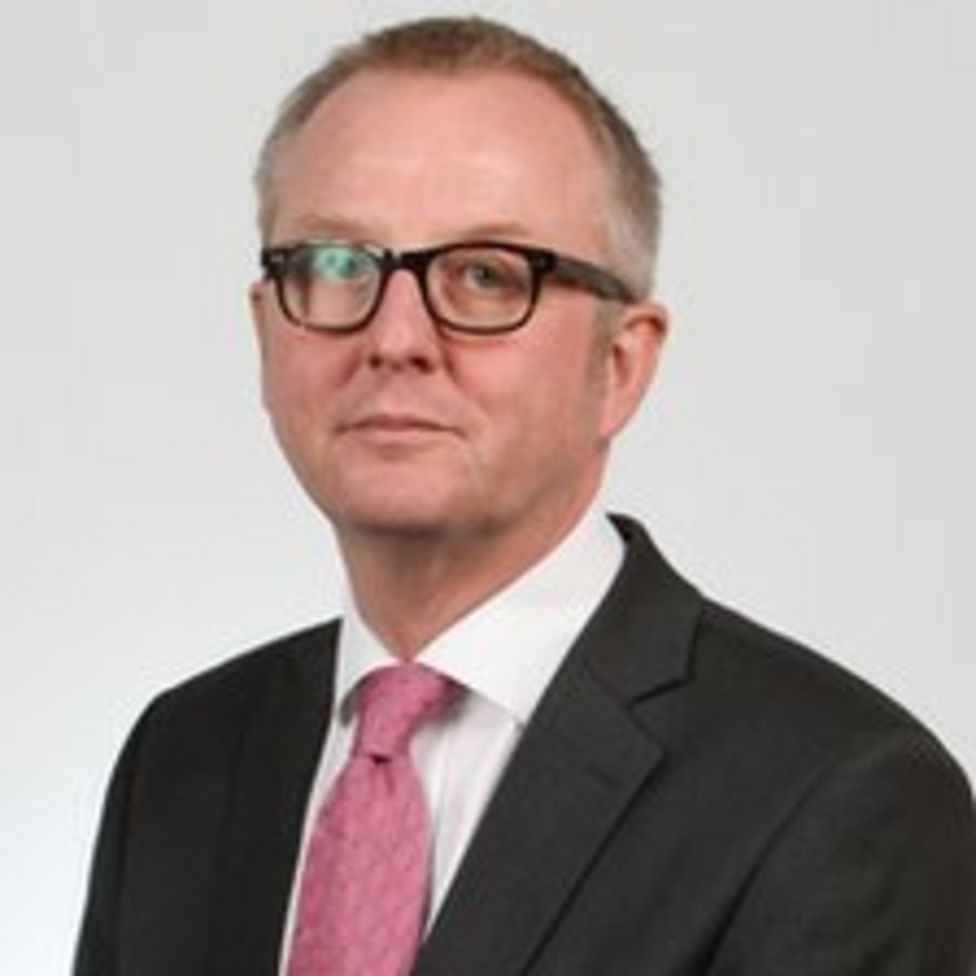 Dudley North MP Ian Austin sorry for Holocaust claim - BBC News