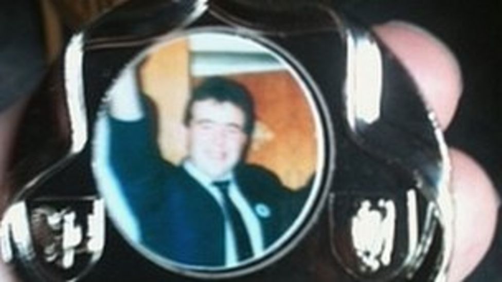 Mother's anger over GAA club's 'IRA medals' for under-12s - BBC News