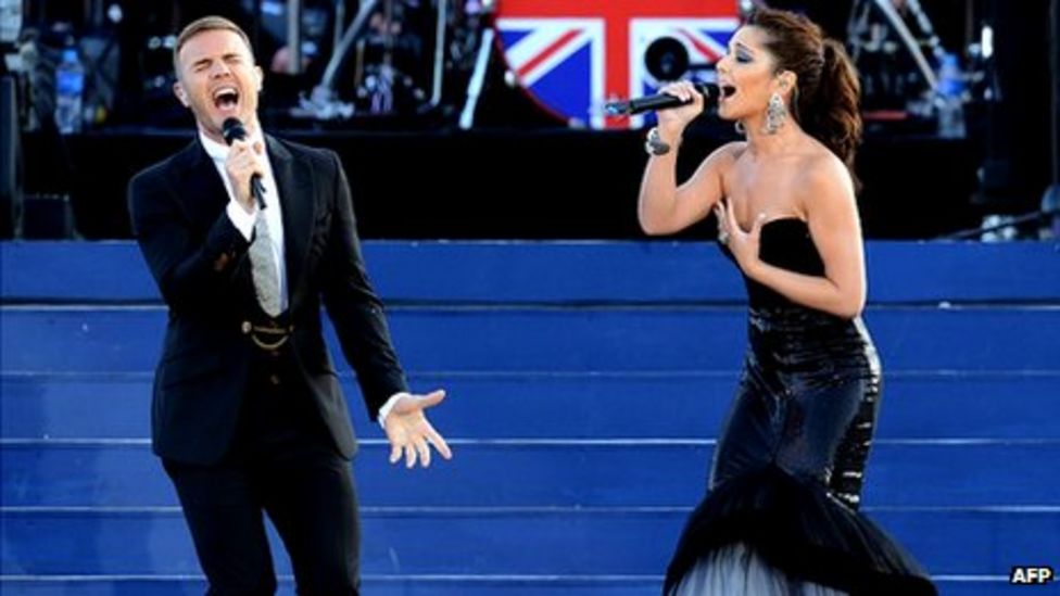 Stars shine on The Queen at Jubilee concert - BBC News