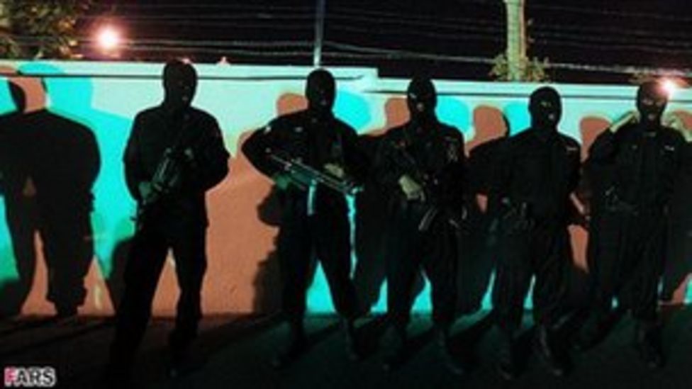 Rapists' public hanging sparks Iran debate - BBC News