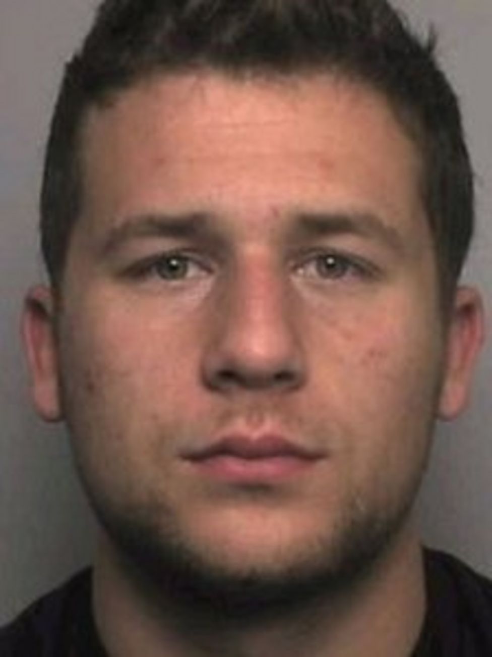 Face stabbing man Christopher Parsons jailed for girl attack - BBC News