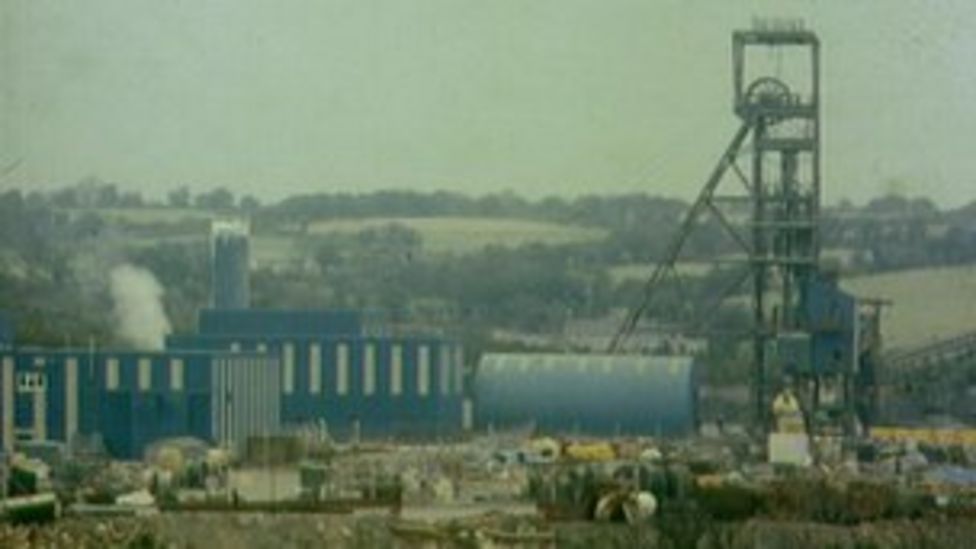 Wheal Jane unused mine contaminated water levels down - BBC News