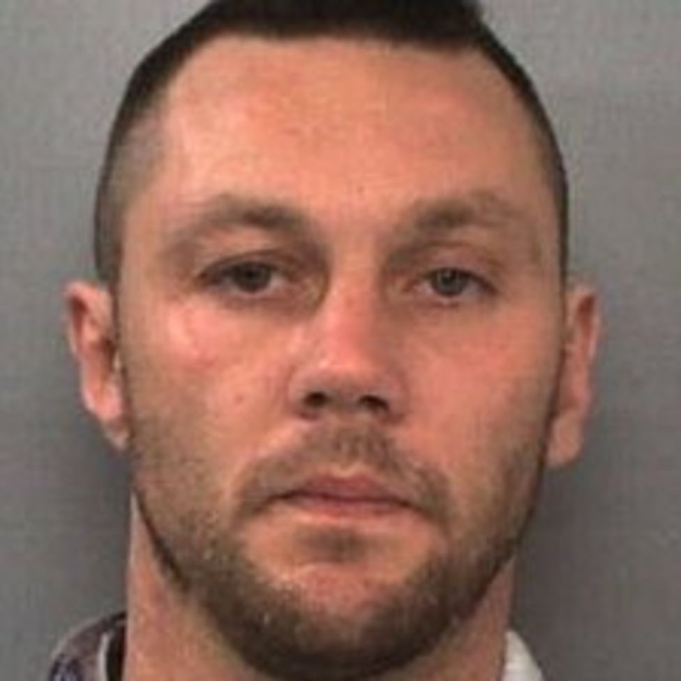 Amersham murder: Andrew Lambert jailed for killing friend - BBC News