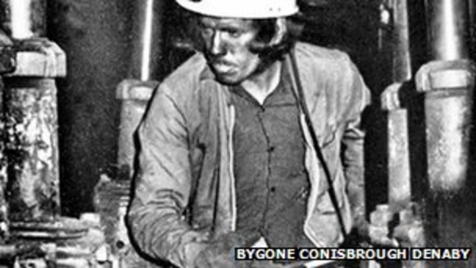 Cadeby Main mining disaster marked 100 years on - BBC News