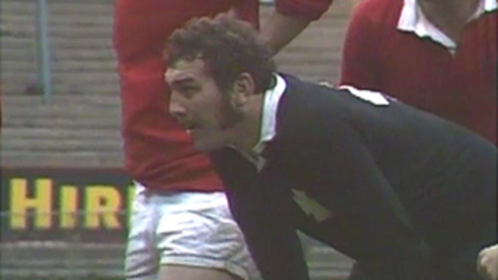 Brian Thomas, Neath and Wales rugby player and coach, dies - BBC News
