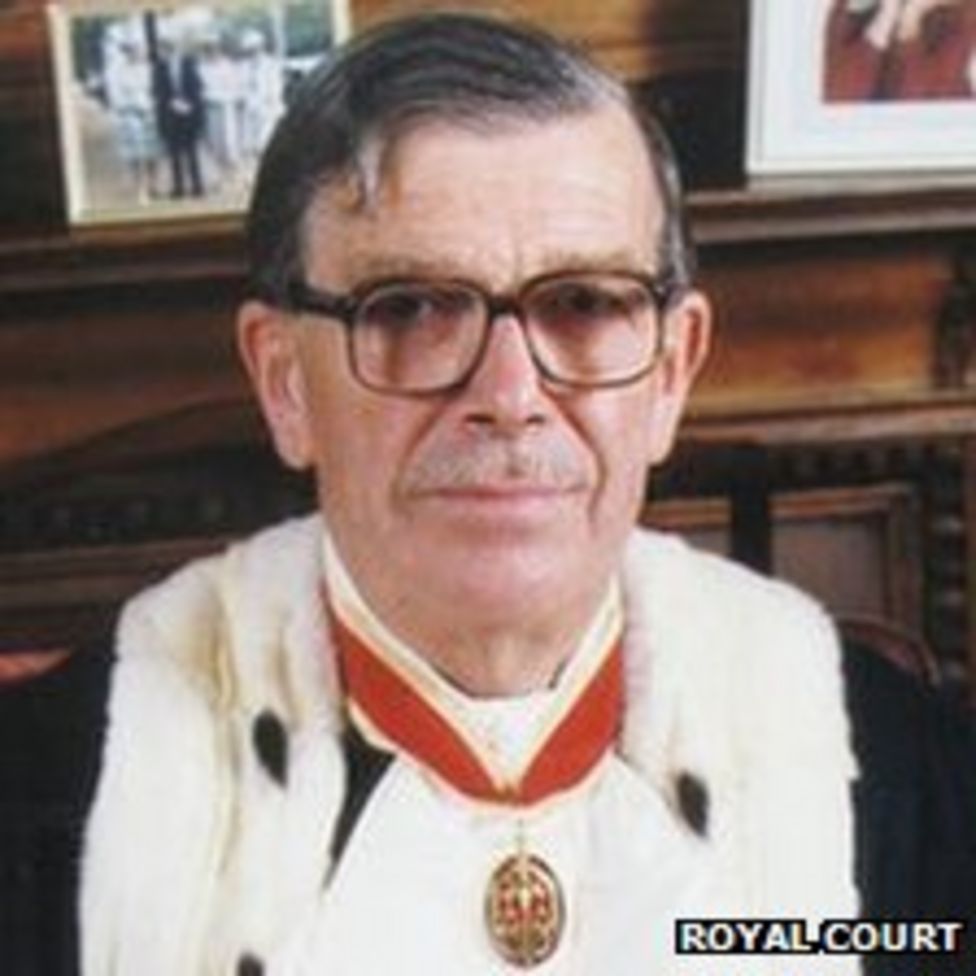 Former Guernsey Bailiff Sir Charles Frossard dies at 90 - BBC News