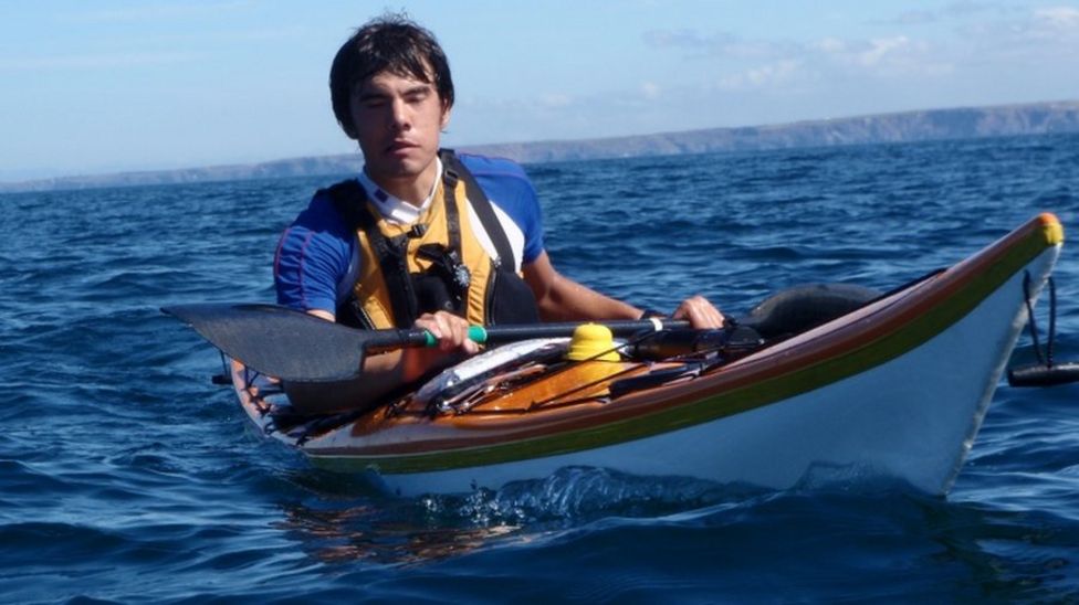 Somerset Kayaker sets new record for round-Britain trip - BBC News