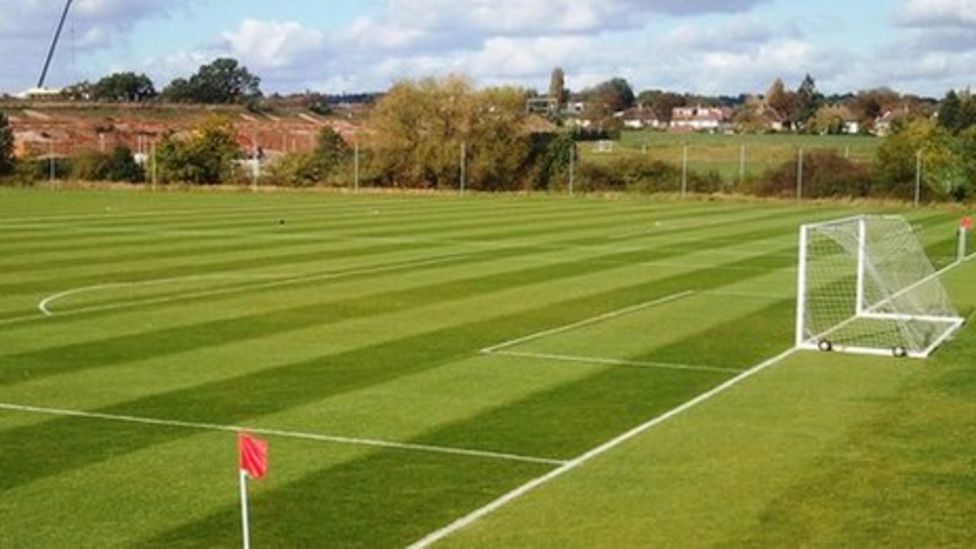 Barnet FC plans to build stadium in home borough - BBC News