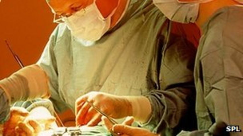 Breast cancer surgery women 'risk more operations' - BBC News