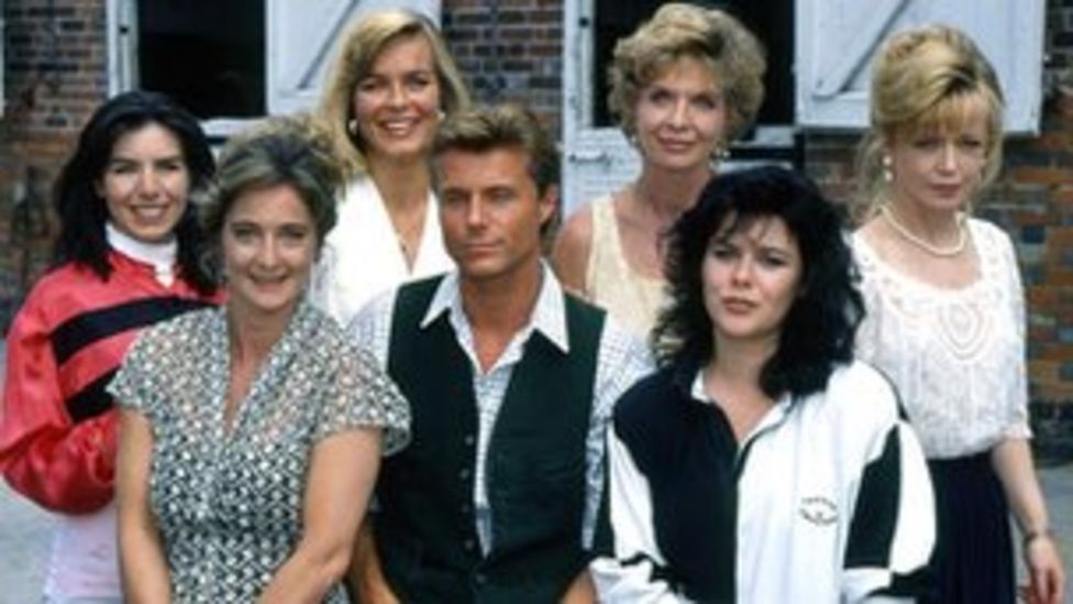 Poldark star Angharad Rees remembered - BBC News