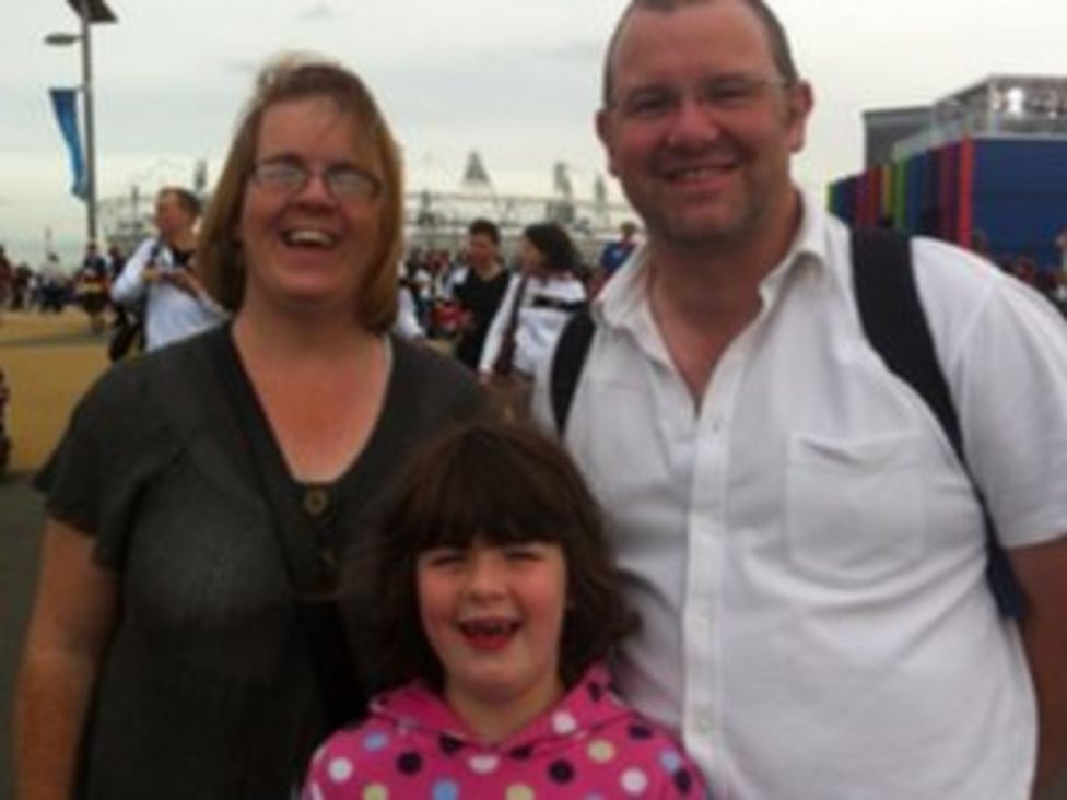 London 2012 Olympics: What's it like to bring the kids? - BBC News