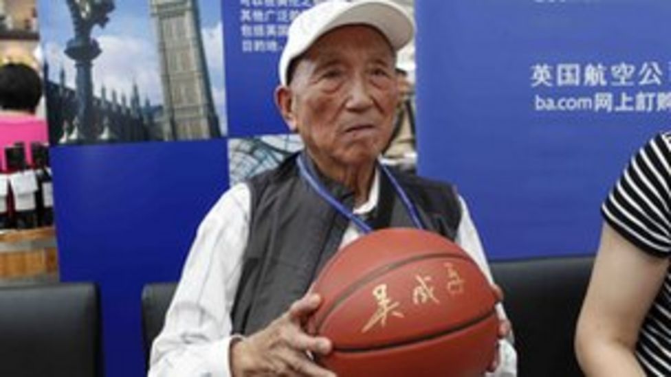 1948 Chinese basketball player revisits London - BBC News