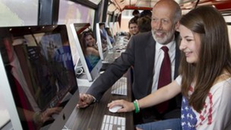 Criminal assets fund youth Inside Out bus in east Belfast - BBC News