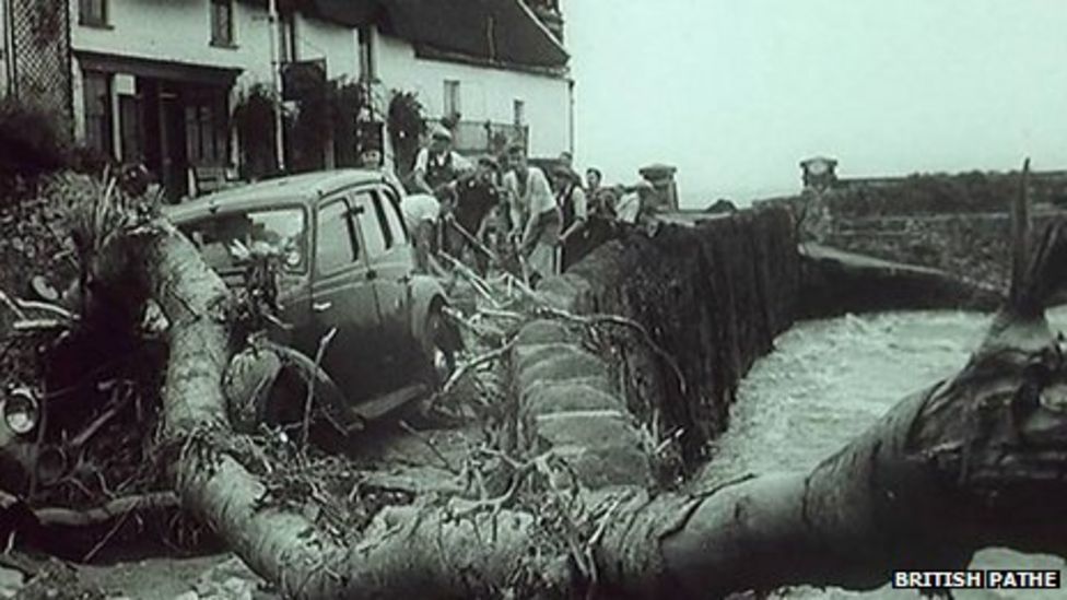 Lynmouth flooding: Service marks 60th anniversary - BBC News