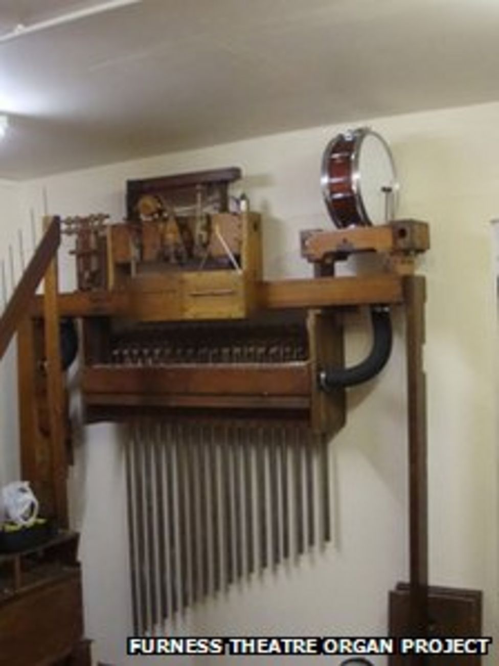 Wurlitzer organ restored and installed at cinema - BBC News